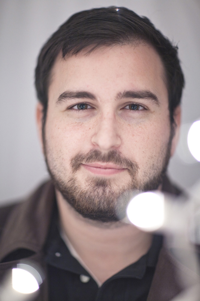 DIY: Portraits with Christmas Lights in Photo Insider Blog at Unique Photo